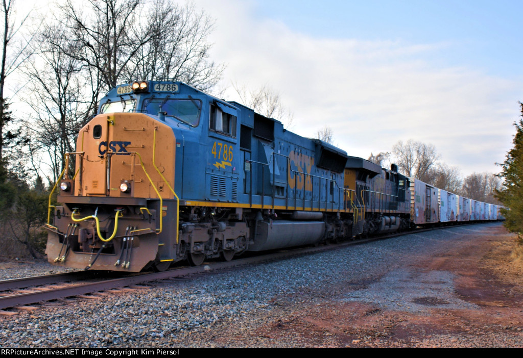 CSX 4786 Q740 Tropicana Juice Loads